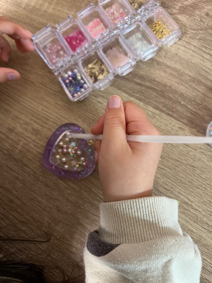 ほぼ100均材料で子供と一緒にシャカシャカキーホルダー作り | ぺろくまブログ